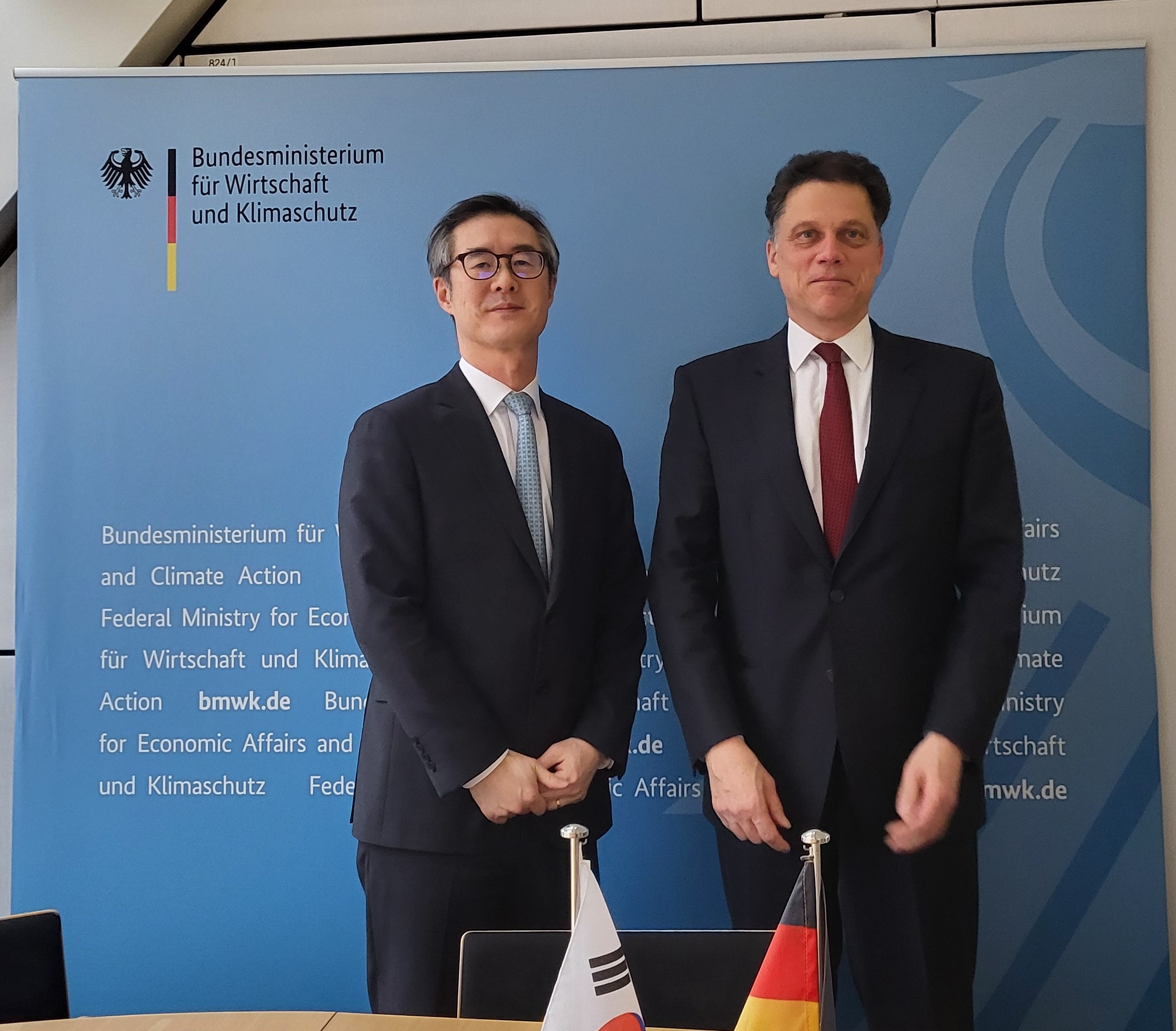 Gespräch mit Herrn Dr. Christian Forwick, Leiter der Abteilung ...